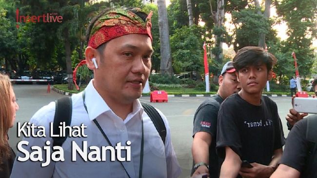 Bawa Barang Bukti, Farhat Abbas Mantap Laporkan Hotman Paris Bawa Barang Bukti, Farhat Abbas Mantap Laporkan Hotman Paris