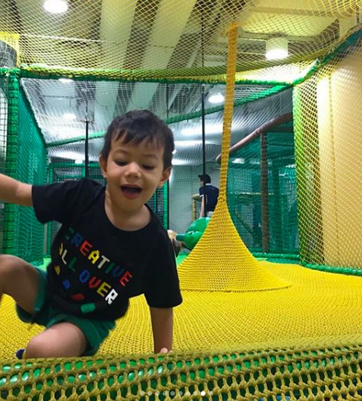 Potret Menggemaskan Mila & Noam, Kakak Adik Anak Daniel Mananta - 4