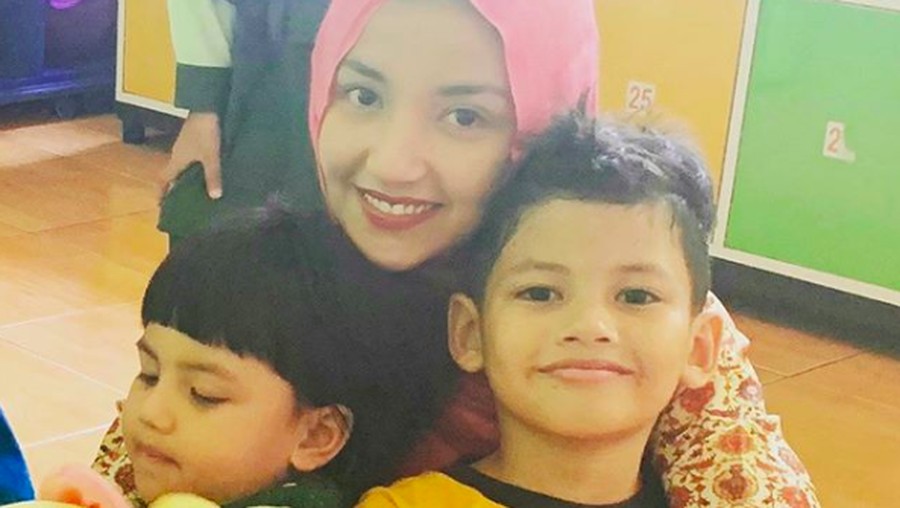 Anak-anak Tsania Marwa Kunci Diri di Kamar Saat Dijemput Anak-anak Tsania Marwa Kunci Diri di Kamar Saat Dijemput