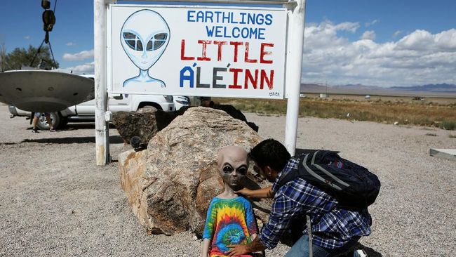 Alien Seharusnya Sudah Tahu di Bumi Ada Manusia