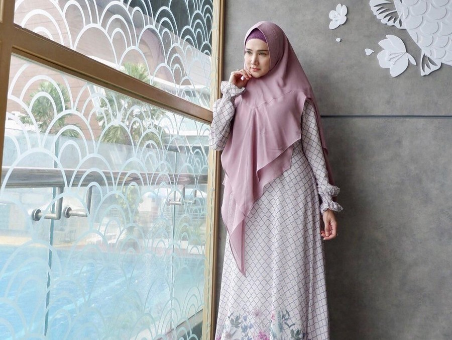 5 Kontroversi Mulan Jameela dari Pelakor hingga Perekor - Halaman 2 5 Kontroversi Mulan Jameela dari Pelakor hingga Perekor - Halaman 2