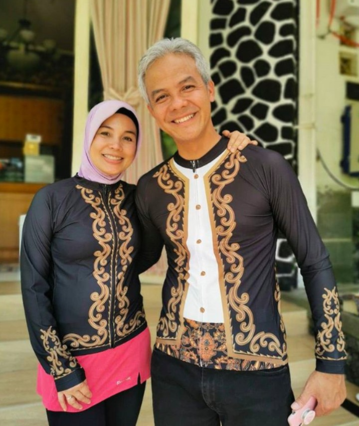 Ramai Temui Pendemo, Intip Potret Mesra Ganjar Pranowo & Istri - Foto 6 Ramai Temui Pendemo, Intip Potret Mesra Ganjar Pranowo & Istri - Foto 6