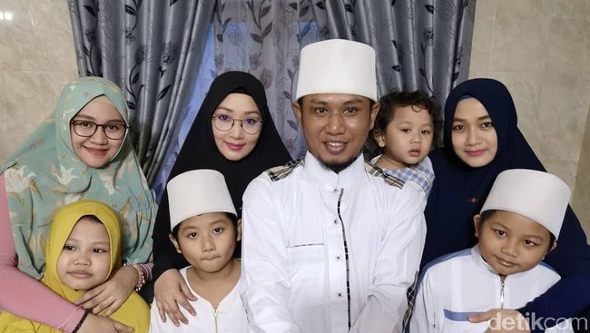 Lora Fadil Anggap Poligami Simulasi Punya Banyak Bidadari Surga