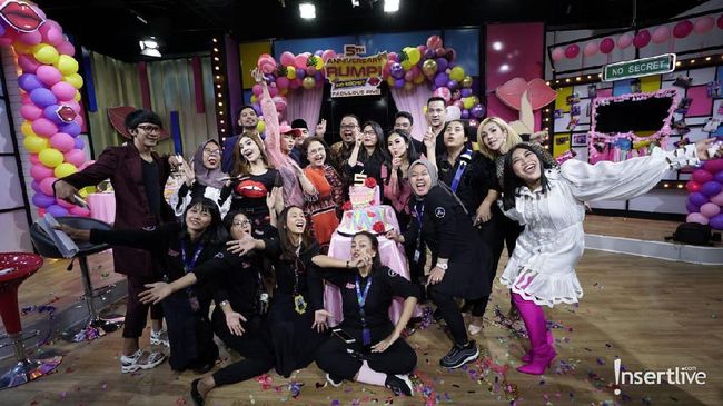 10 Potret Kemeriahan HUT Rumpi No Secret Ke-5 - Foto 1