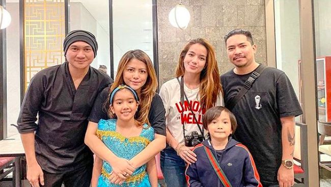 Sheila Marcia Lama Tak Terlihat, Intip Hidupnya di Bali Bersama 3 Anak ...