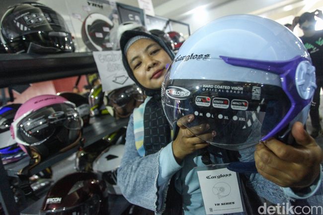 Ada Helm Khusus Hijaber Anti Sempit dan Lebih Nyaman