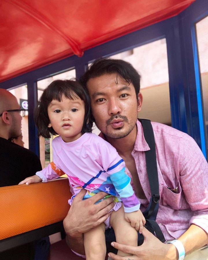 7 Foto Menggemaskan Salma dan Sang Ayah, Rio Dewanto - 7
