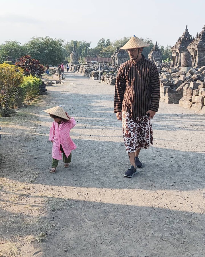 7 Foto Menggemaskan Salma dan Sang Ayah, Rio Dewanto - 6