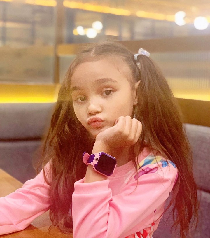 Manisnya Chloe Lynch, Putri Sulung Melaney Ricardo yang Beranjak Besar - 3