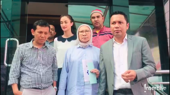 Bebas Bersyarat, Ratna Sarumpaet Pulang ke Rumah Atiqah Hasiholan