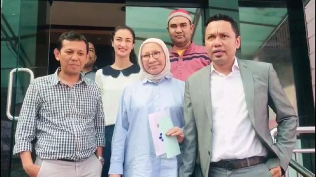 Bebas dari Penjara, Ratna Sarumpaet Bahagia Dijemput Atiqah Hasiholan