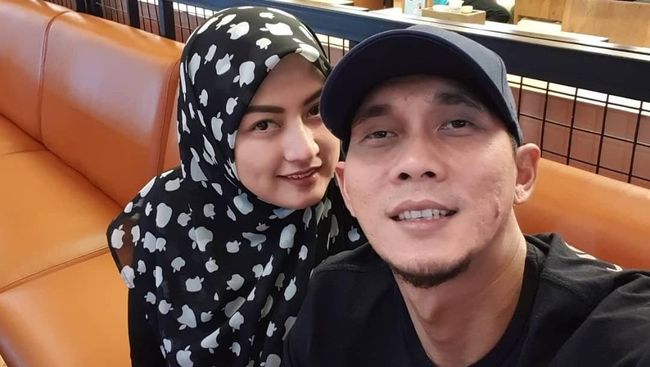 Ini Dia, 5 Potret Cantik Istri Markus Horison - Foto 1