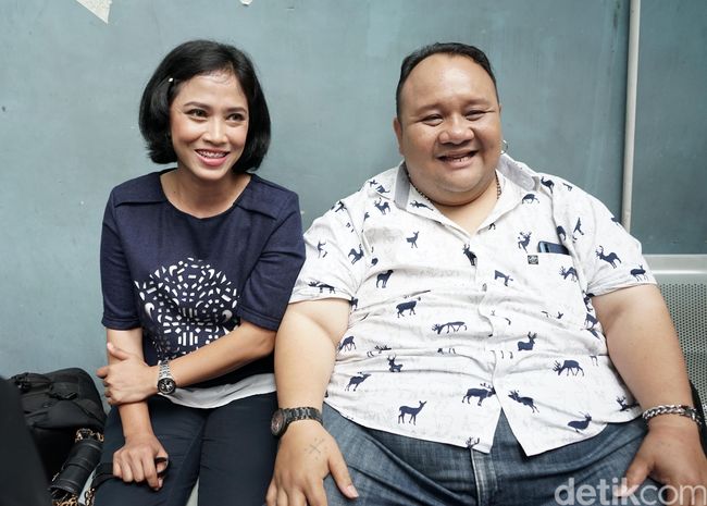 Kronologi Istri Mendiang Rony Dozer Disomasi karena Sisa Kontrak Kerja ...