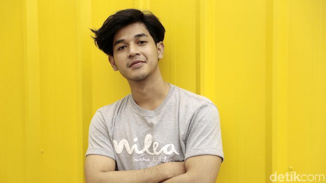 Karier Sukses, Bintang Film Dilan Ini Tak Ingin Ibunya Kembali Jadi TKW