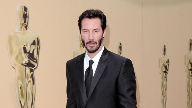 Wow, Keanu Reeves Umumkan Bakal Layani Kencan Online dengan Fans