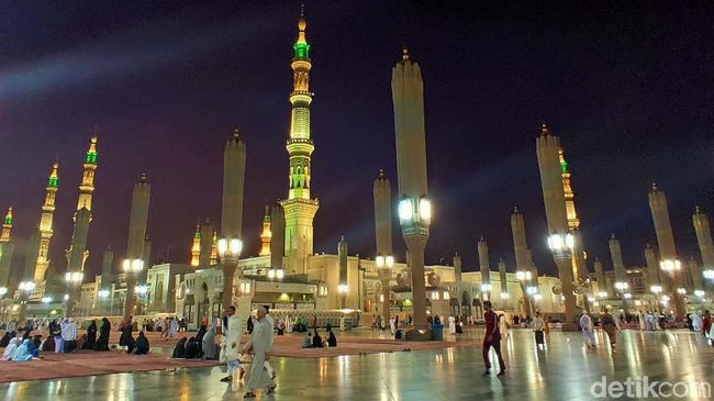 Ini Kata Ustaz Riza Soal Aturan Salat Berubah Usai Masjid Nabawi Dibuka