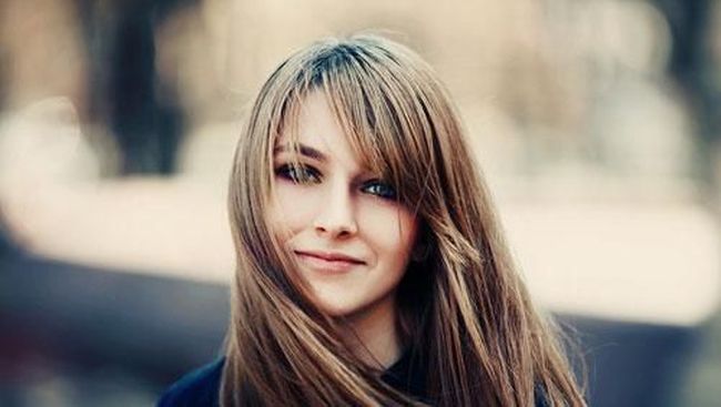 Berbagai Model Potongan Cantik untuk Rambut Panjang