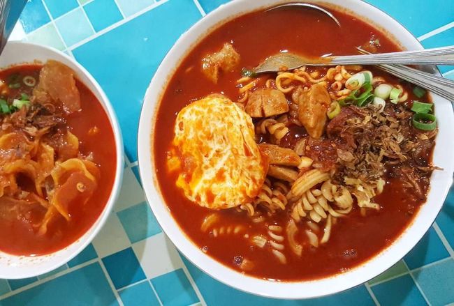 Bagaimana ya resep membuat seblak super pedas yang kekinian itu??