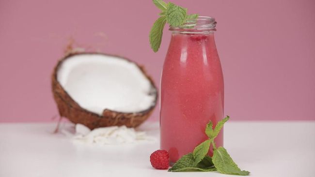 Resep Jus Kelapa dan Raspberry Untuk Glowing Skin