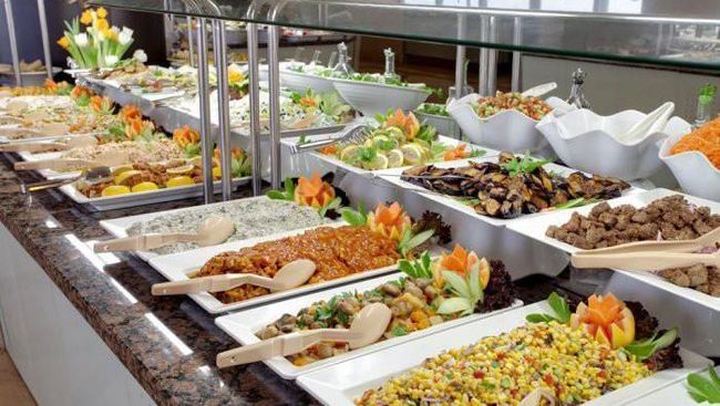 5 Menu Makanan yang Enggak Pernah Absen di Resepsi Pernikahan, Mana ...