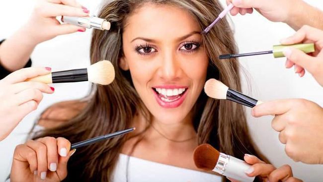 Buru-Buru? Inilah Makeup yang Bisa Diandalkan dalam Waktu 10 Menit