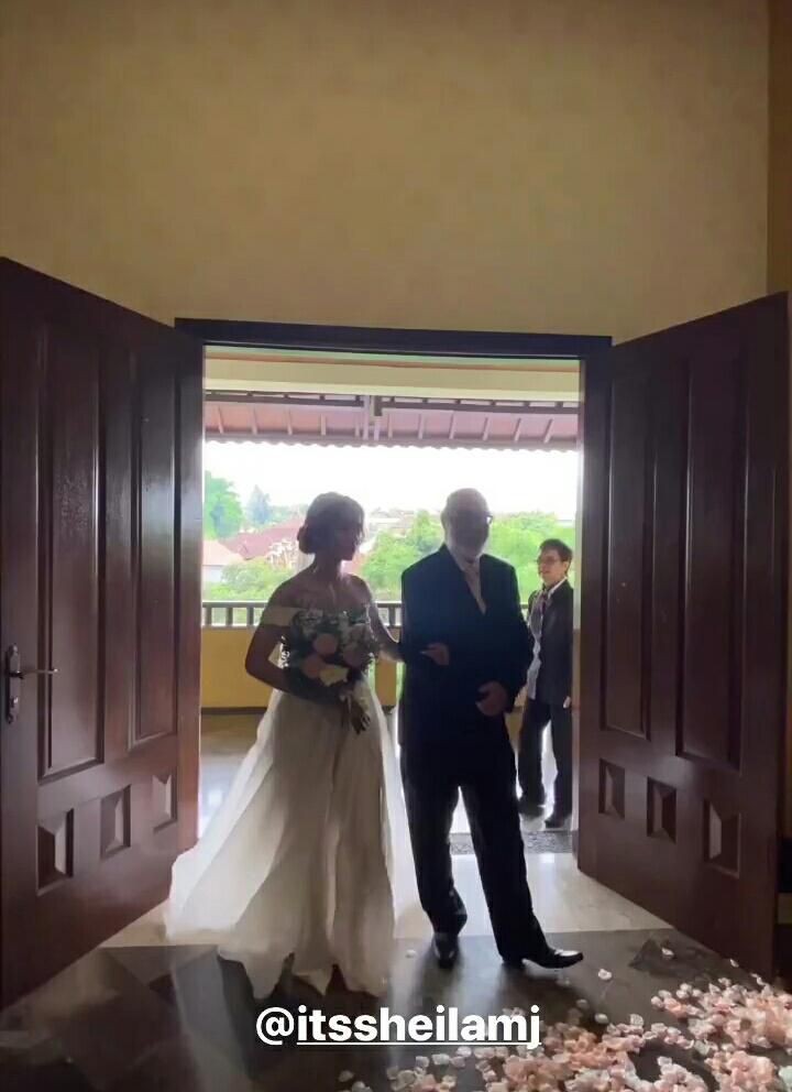 7 Momen Bahagia Pernikahan Sheila Marcia & Dimas Akira di Bali - 5 7 Momen Bahagia Pernikahan Sheila Marcia & Dimas Akira di Bali - 5