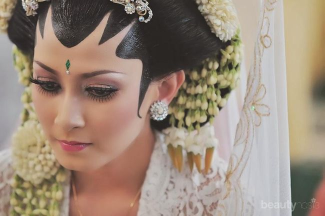 Intip Inspirasi Makeup Pengantin Adat Jawa ala Selebriti Papan Atas