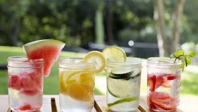 5 Buah dan Manfaatnya untuk Infused Water