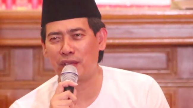 Ahmad Rifai, Pengacara Rasa Ustaz