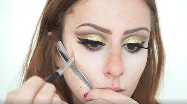 5 Alat Tak Terduga yang Digunakan untuk Konturing Wajah