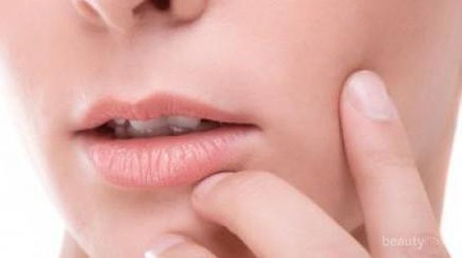 5 Kesalahan Ini Jadi Sebab Masalah Bibir Kering