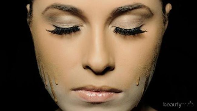 Cara Mengatasi Wajah Belang Saat Memakai Foundation