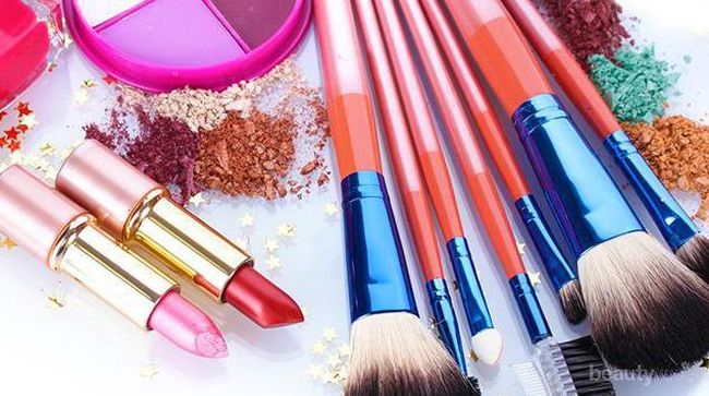 5 Alat Makeup Praktis yang Harus Dimiliki