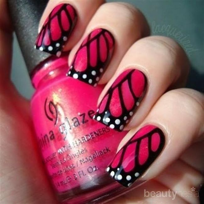 Manisnya Nail Art Bernuansa Merah Muda