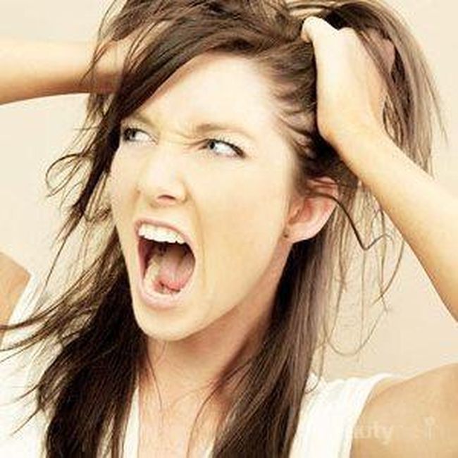 7 Penyakit Penyebab Rambut Rontok