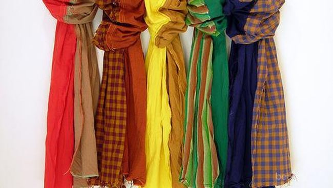 10 Inspirasi Gaya Dengan Scarf