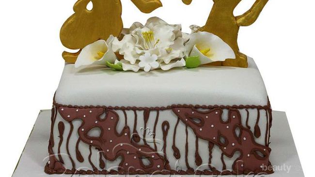 Kue-Kue Cantik Berhiaskan Motif Batik