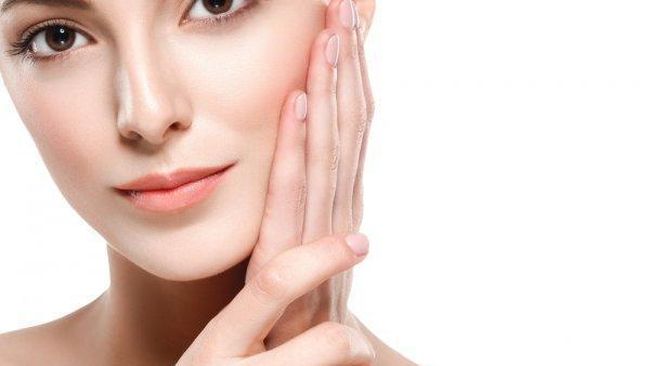 Ladies, Ini Dia Kebiasaan yang Ternyata Bisa Bikin Wajah Terlihat ...