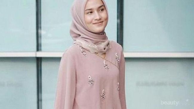 Wajid Dicoba! Tutorial Hijab Hari Raya Untuk Tampilan Idul Adha 2017 ...