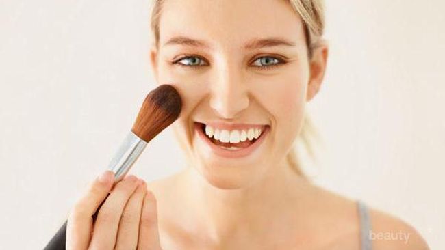 Inez Precious Powdery Cake, Menyamarkan Noda Hitam dan Mencerahkan ...