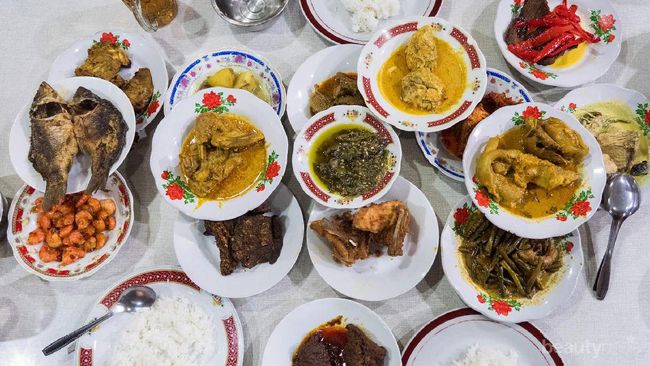 Duh Bikin Lapar, 4 Restoran Padang Ini Paling Enak di Jakarta Lho ...