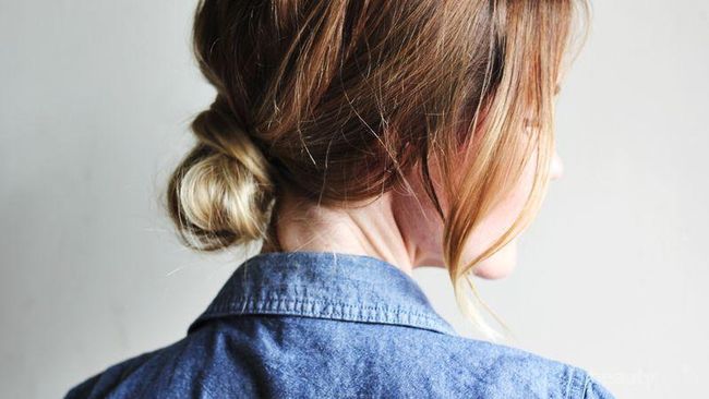 Agar Tak Terlihat "Jadoel", Tata Rambut Panjang Kamu dengan Gaya Ini Aja!