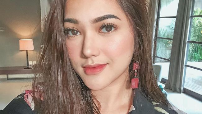 Takut Memakai Skincare Sembarangan untuk Kulit Berjerawat? Kamu Harus ...