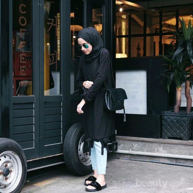 Gak Perlu Takut Kusam, Begini Cara Pakai Outfit Serba Hitam Buat Hijabers