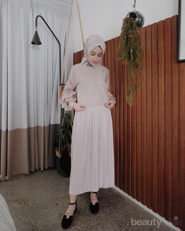 Model Rok Panjang yang Lagi Populer Ini Pasti Bikin Style Hijab Kamu ...