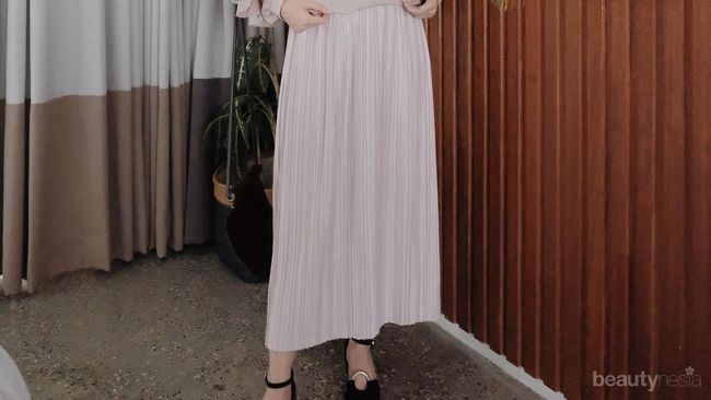 Model Rok Panjang yang Lagi Populer Ini Pasti Bikin Style Hijab Kamu ...