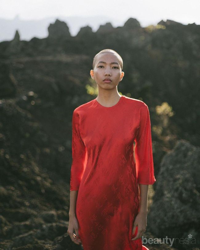 Sukses Debut Jadi Hantu dalam Danur 3, Ini Potret Model Nyentrik Hayati ...