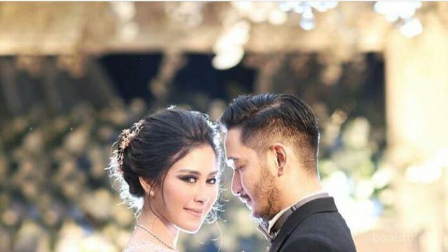 Cara Memilih Model dan Jenis Gaun Pernikahan Sesuai Bentuk Tubuh