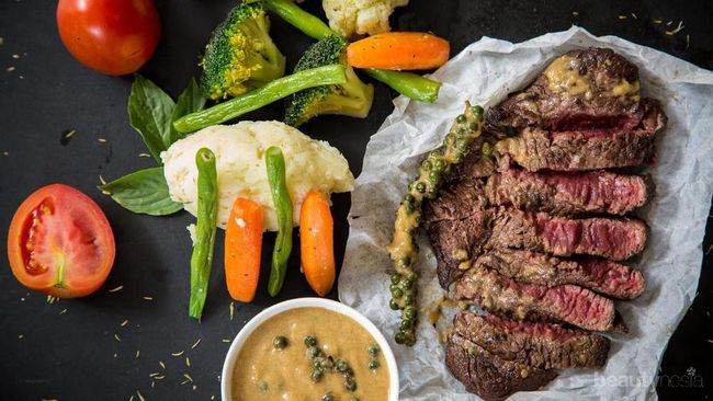 Enak dan Mudah, Begini Cara Masak Steak Daging Sendiri di Rumah