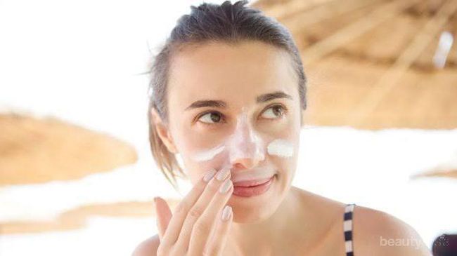 Makeup Sudah Mengadung SPF, Perlukah Oleskan Sunscreen Lagi?